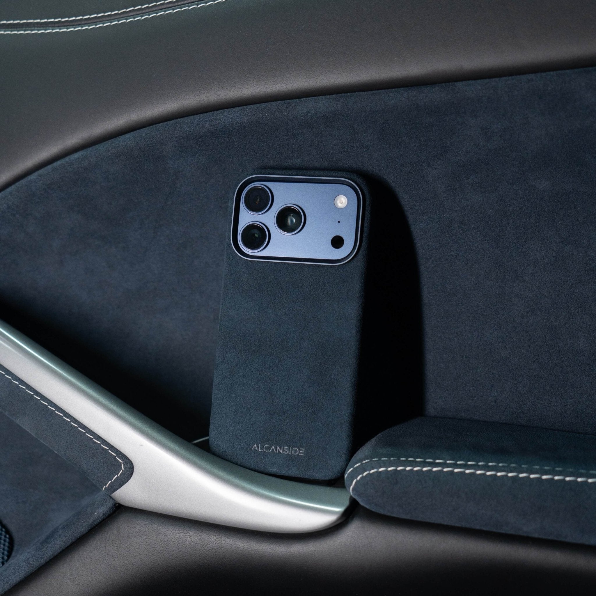 iPhone 17 Pro Max - Alcantara Case - Navy Blue - Alcanside